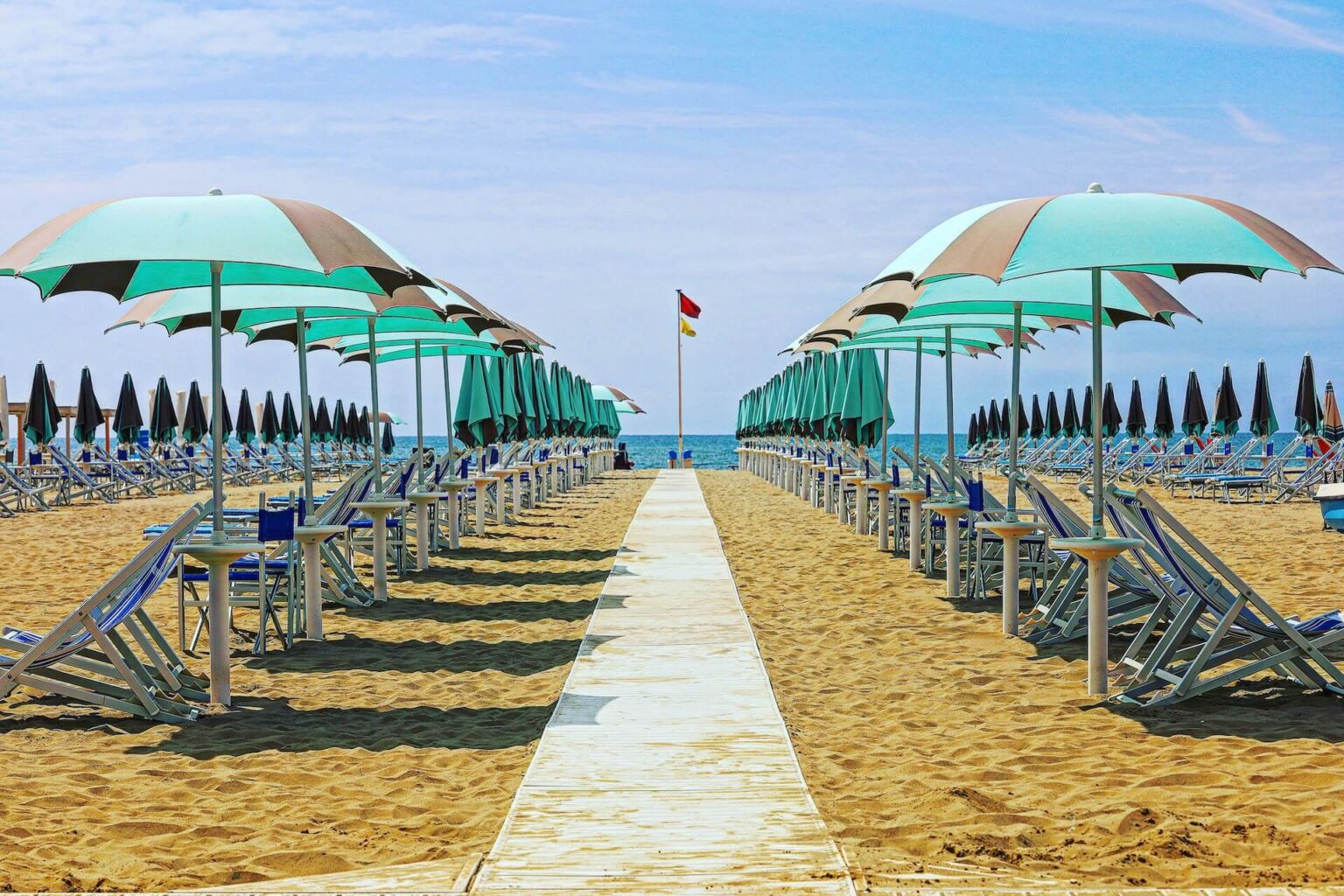 Scoprire la Versilia: una guida alle meraviglie della costa toscana ...
